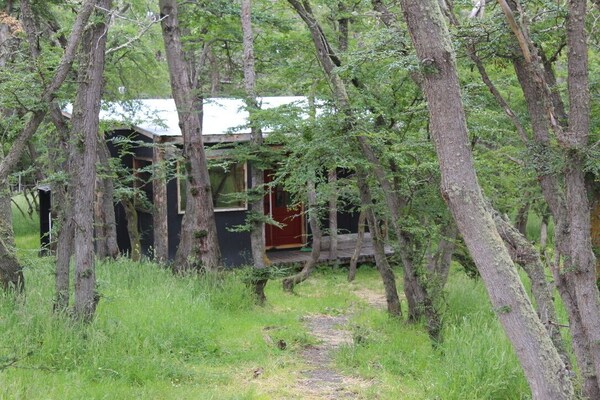 Charming 2 Bedroom Cabin Nestled In The Woods Just Outside Of Puerto Natales. - Natales