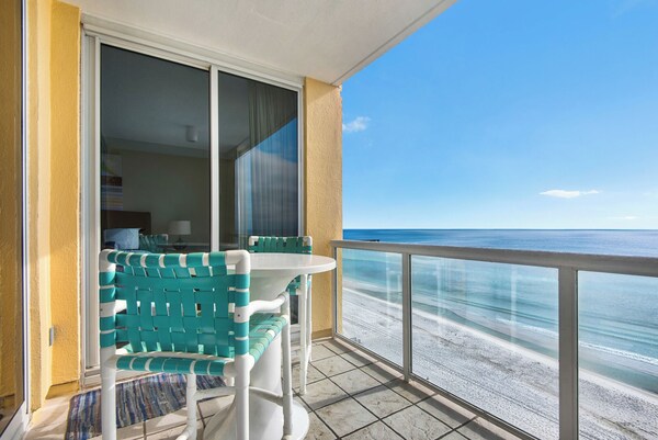 Island Fantasea |  Gulf-front Condo + Platinum Beach Service + Pool Access ️ - Navarre, FL