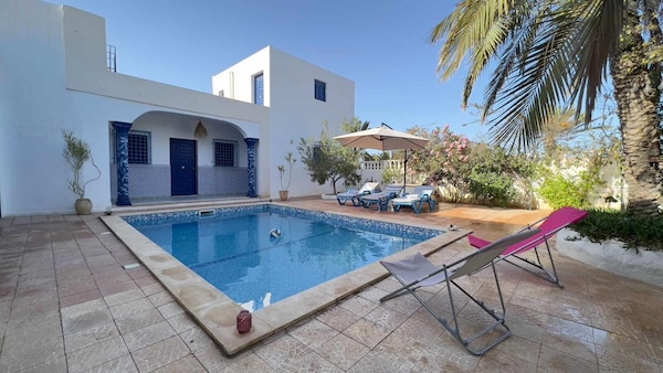 Villa With Pool, In Er Riadh Near Djerba Hood Capacity Up To 12 Pers Ok - Djerba