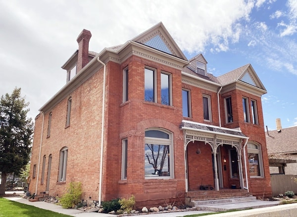Charming Historical Apartment In The Heart Of Down Town Art District Of Ogden - Ogden, UT