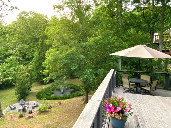 Cabin With Mountain & Lake Views, Fire Pit, Wifi, Ac, Ev Charger, Pond/fountain - Hiawassee, GA