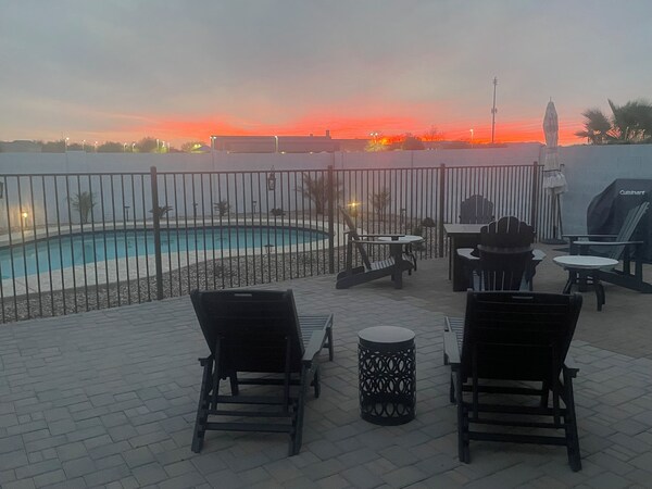 Wowzzza! Newly Remodeled In Feb 2025, Heated Pool Home, 5 Stars Above The Rest!! - Queen Creek, AZ