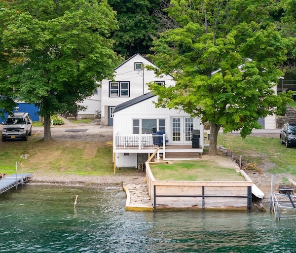 Lakefront Estate On Finger Lakes Wine Trail, 2 Separate Homes, Dock, Kayaks - 巴斯