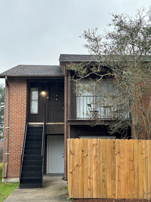 . Central To Olol Hospital 5 Mins. Perkins Rowe Shopping 6 Mins, Lsu 15 Mins.. - Baton Rouge, LA