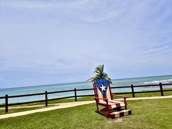 Modern Oceanfront Apartment - Arecibo