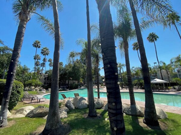 Topanga Luxe Loft - Calabasas, CA