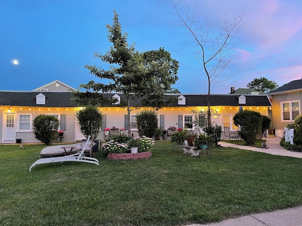 Charming Bungalow In Amazing City Island The Bronx With Water View - New York