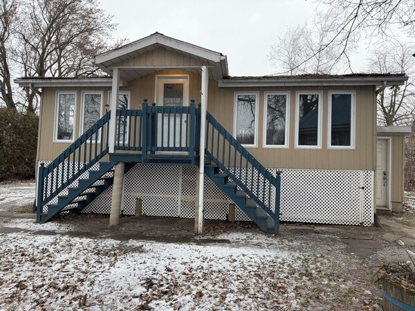 Cozy 2-bedroom Chalet In Pierreville On The River With A - Trois-Rivières