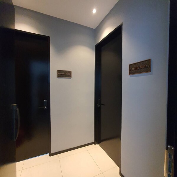 Urban Suites - Queens Suite - George Town