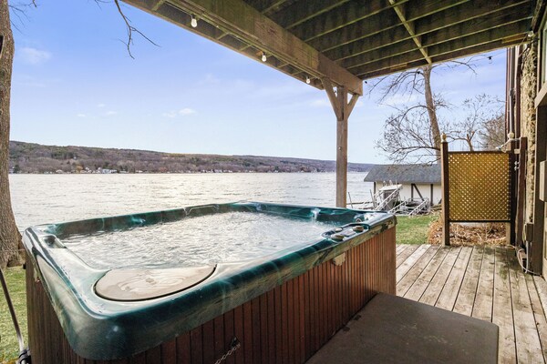 Keuka Tudor: English Manor Home On Keuka Lake, Private Lakefront - Dundee, NY