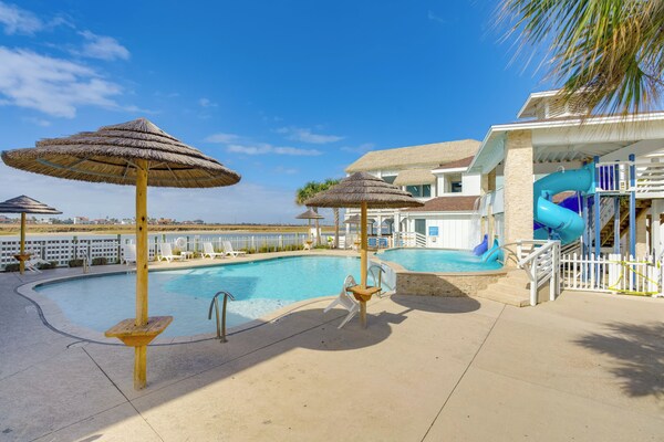 Walk To Whitecap Beach: Corpus Christi Retreat - Corpus Christi, TX