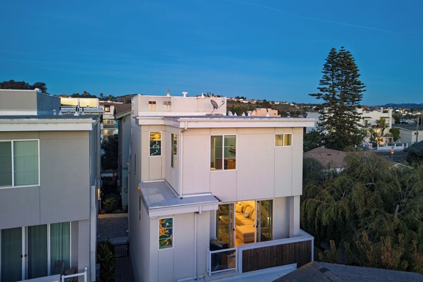 Casa Do Sol By Avantstay | Rooftop Deck W/ Ocean Views | 2 Blocks To Beach! - Pismo Beach, CA