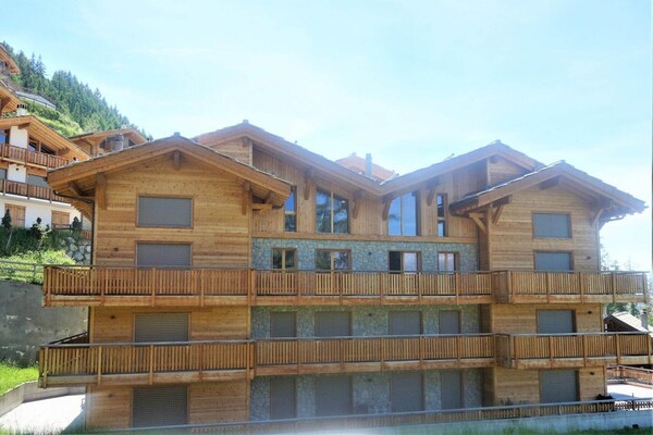 Chalet In Veysonnaz With Ski-in/ski-out Access - Canton of Valais