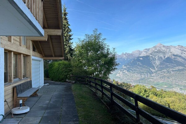 Pet-friendly Chalet In Veysonnaz - Switzerland