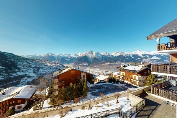 Apartment With Front Balcony - Nendaz