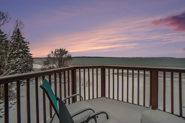 Beachside 323 Waterfront Condo - Traverse City, MI