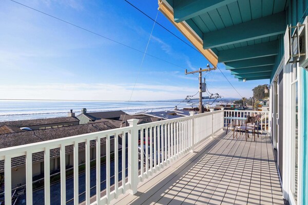 Beachside Bliss Just Steps From Aptos Beach - Aptos, CA