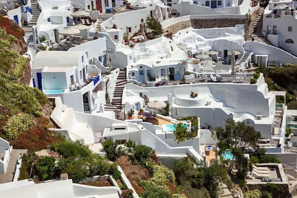 Sea View Villa With Outdoor Hot Tub - Oia