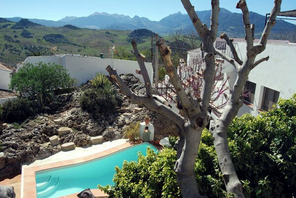 Villa La Roca - A Fusion Of Modern And Typical Andalucian Architecture - Grazalema
