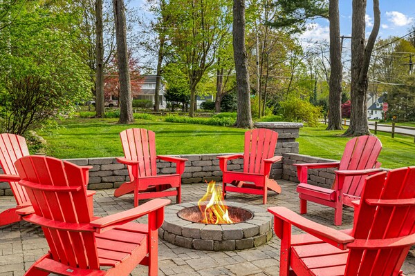 Juniper Presents: Sun's Up - Bar Down, Beach, Relax, Explore! - New Buffalo