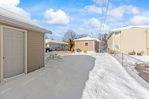 Charming 3-bedroom House In Enjoyable West Allis With Wifi, Ac - Milwaukee, WI