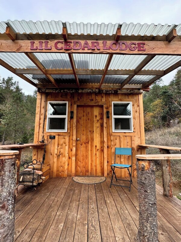 Lil Cedar Lodge - Oregon