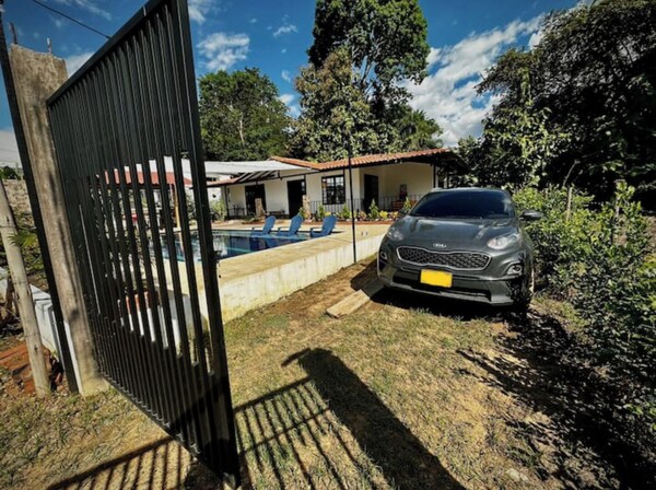 Espectacular Casa Campestre Hasta Para 12+1 Huespedes A Solo 13 Mins De Melgar. - Melgar