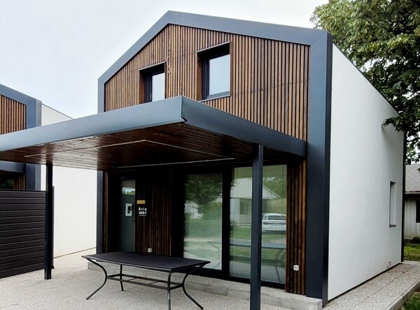 Tranquil Luxe Thermal Escape Mobile Home - Premium Mobile Home With Terrace - Jesenice
