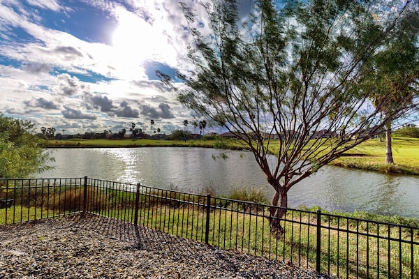 Cozy Home On Golf Course With Hot Tub Spa - Minutes To Beach - Brownsville, TX