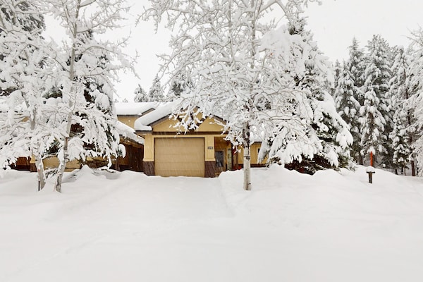Cozy Condo With Fireplace, Wifi, Close To Payette Lake And Downtown Mccall - McCall, ID