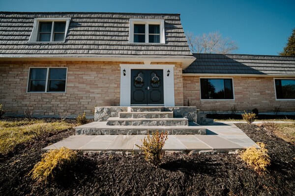 Great Falls Luxe Haven: 5br/3ba Modern Oasis! - Reston, VA