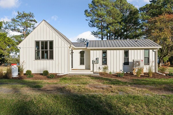 Charming Waterfront Cottage Retreat Near St. Michaels - Saint Michaels, MD