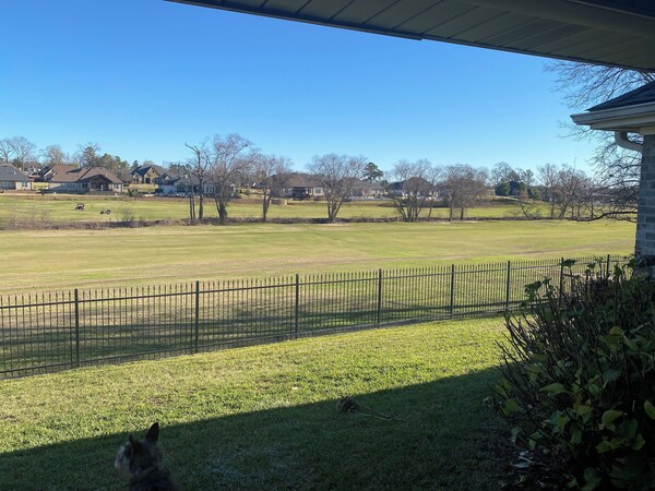 Open And Spacious 3-bedroom Home On Golf Course, Wifi, Ac In Fantastic Longview - Longview, TX
