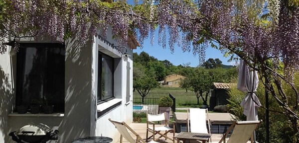 Chez Elles En Provence Au Temps Des Cerises - Nans-les-Pins