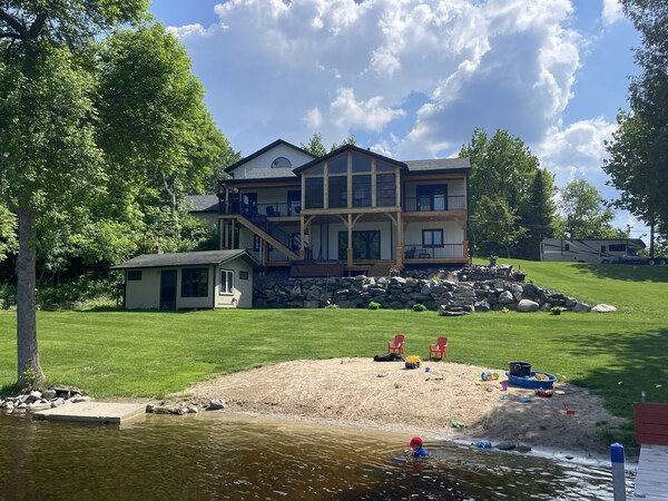 Stunning Lakefront Retreat With Hot Tub & Fishing Paradise - Tower, MN
