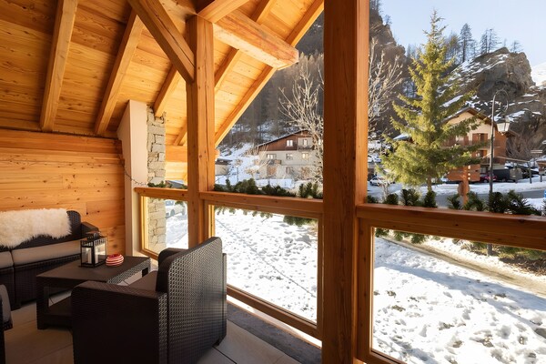 Appartement "Strato 12" Avec Vue Sur Les Montagnes, Terrasse Privée Et Wi-fi - 