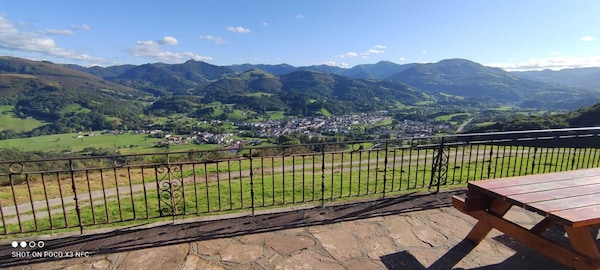 Maison De Campagne "Autxikoborda" Avec Vue Sur Les Montagnes, Jardin Privé Et Wi-fi - Pays basque français