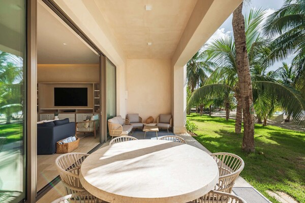 Artila Isla Mujeres: Luxury Apartment With  Ocean Views, And Beach Access - Isla Mujeres