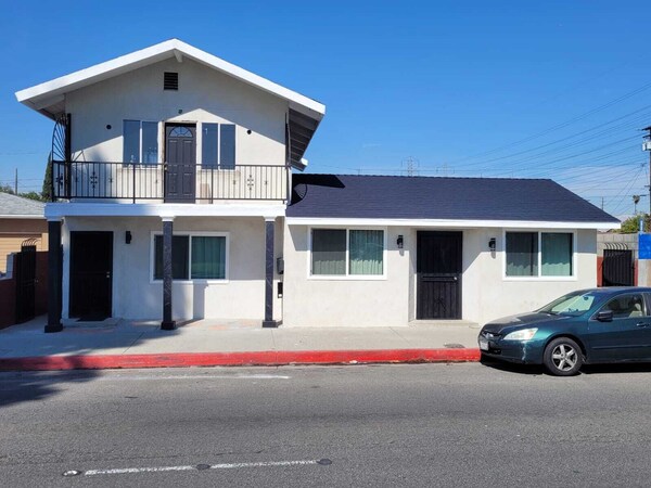 Paramount Summer Sale! - Cypress, CA