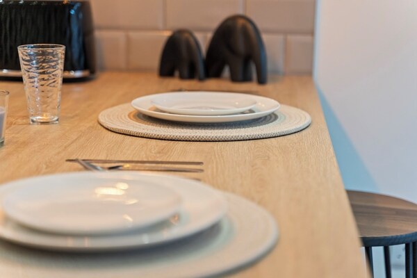 Beautiful Central Flat Sleeps 4 - Free Parking - University of Leeds