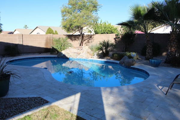 Serene Escape And Modern Comfort, Pool Heater, Bbq - Gilbert, AZ