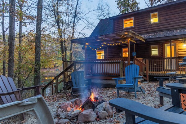 Lakeside Cabin: Private Dock - Canoe & Kayaks - Hottub -Petfriendly -Arcade Game - Kentucky