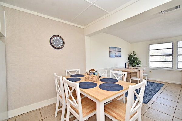 Villa Near Disney, Universal, Golf, & Pickleball - Clermont, FL
