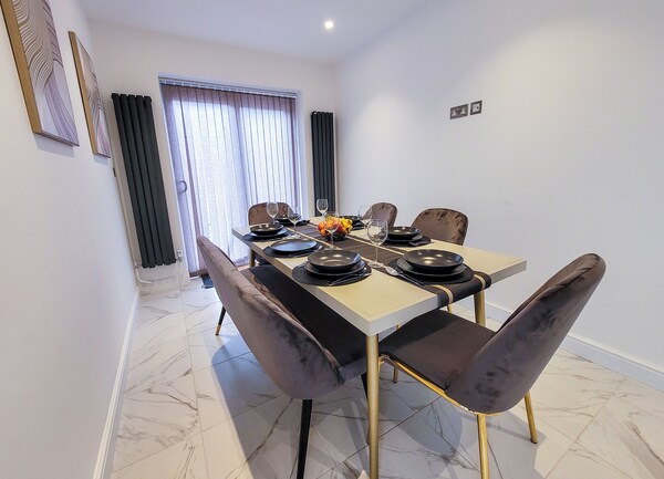 4 Bed 2 Bath Spacious Lovely House In Ilford London - Kent