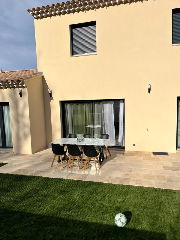 Modern Villa With 4 Bedrooms, Heated Pool And Panoramic Views - Apt