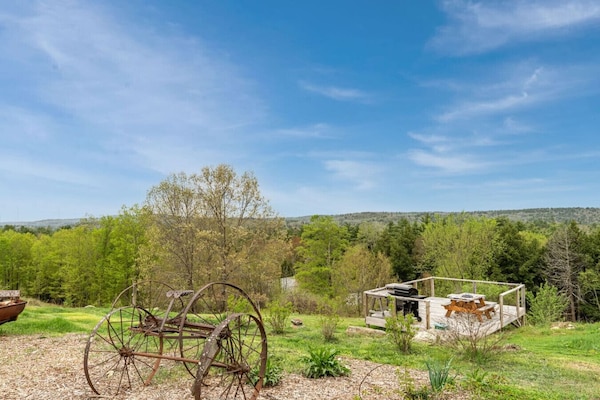 A - Farmhouse Apartment On A Cattle Farm - Concord, NH