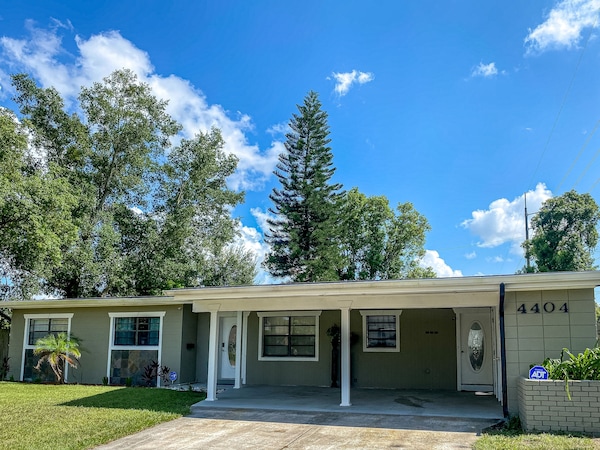Lovely 3 Bedroom Home In Orlando Florida With Beautiful Full Kitchen Ac And Wifi - University of Central Florida,Orlando