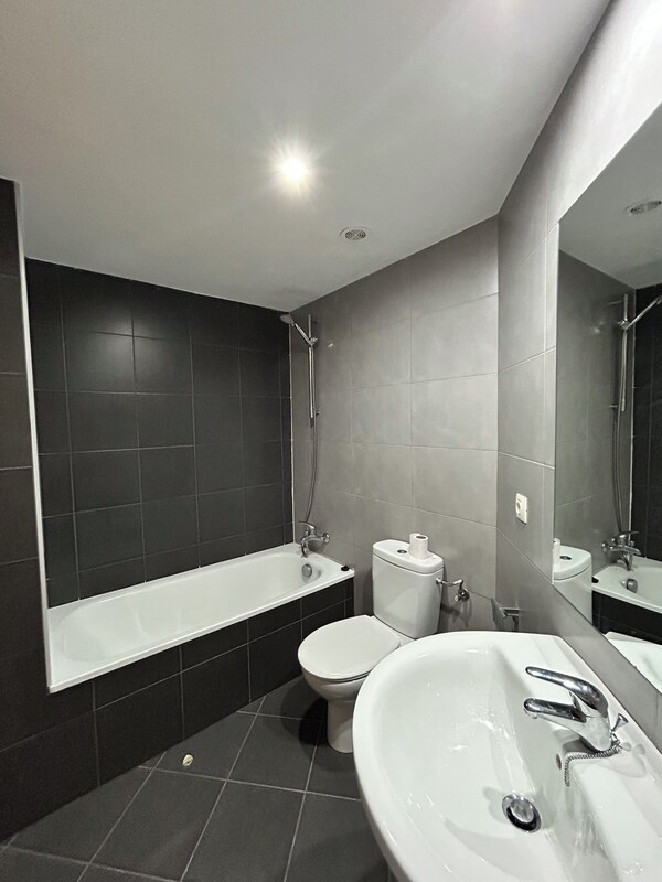 Piso Compartido. Habitacion Privada Cocina Y Baño Compartido - El Pas de la Casa