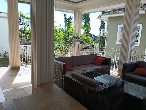 Himma's One Bedroom Cozy Apartment With Ac, Strong Wifi - Freetown