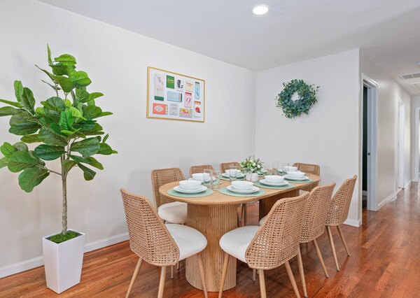 New! Cozy Retreat W/ Complimentary Parking And Arcade Game Room! Minutes To Nyc - 紐瓦克
